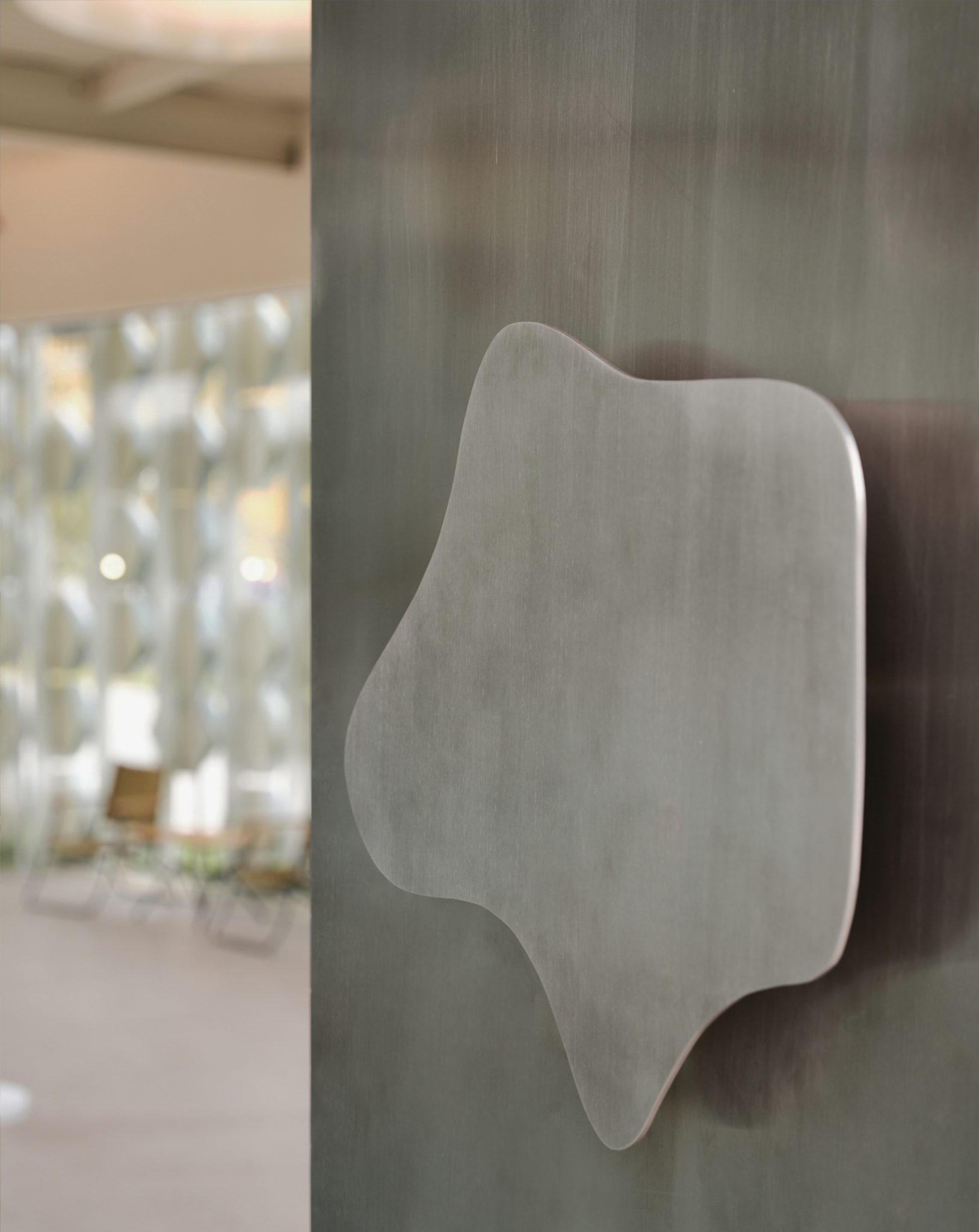 八荒建筑设计 | 树下的LOAM瓷屋咖啡 | Hi设计